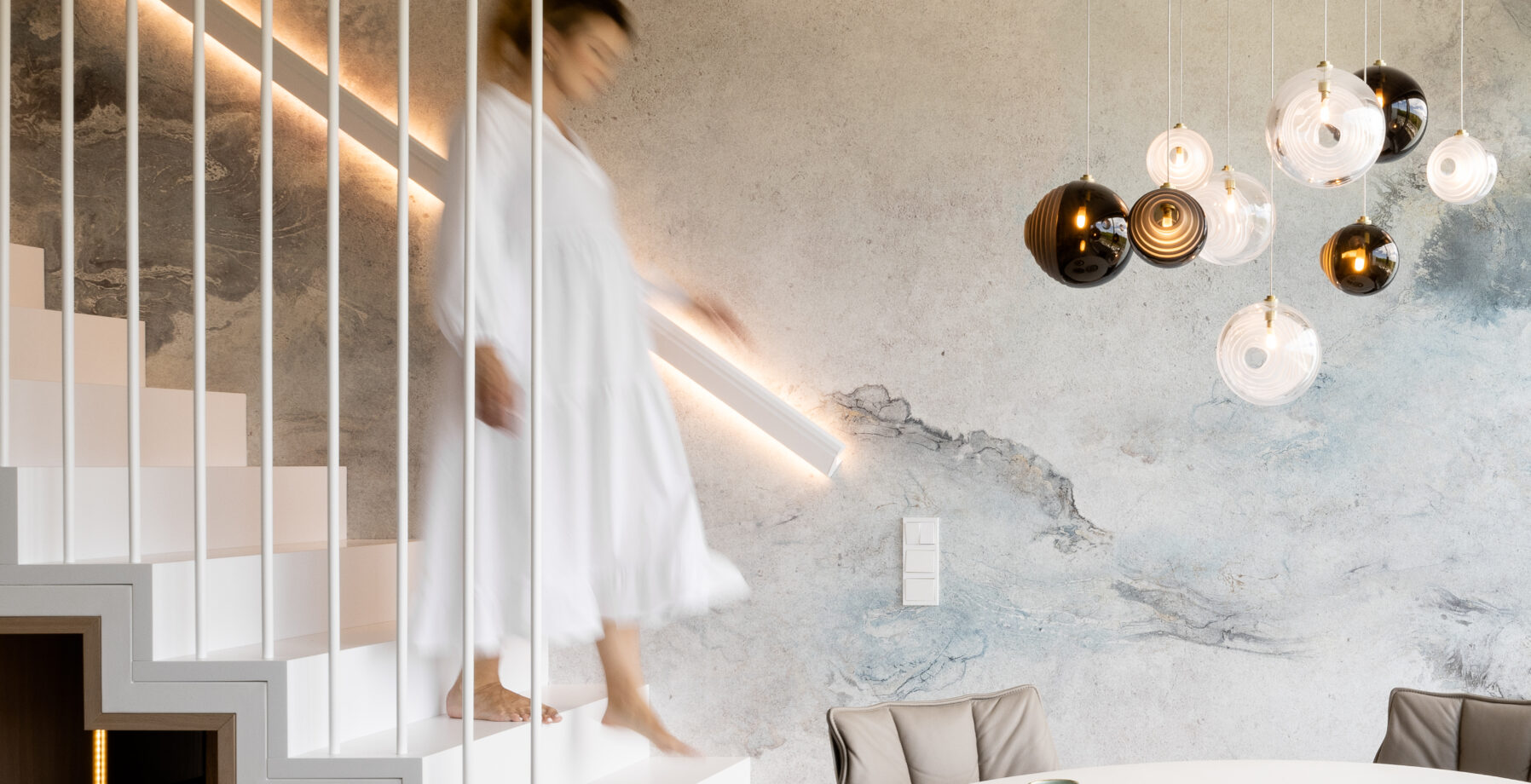 BOMMA'S chandelier in the company of dominant lights